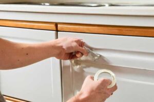 How To Clean Kitchen Cabinet Handles